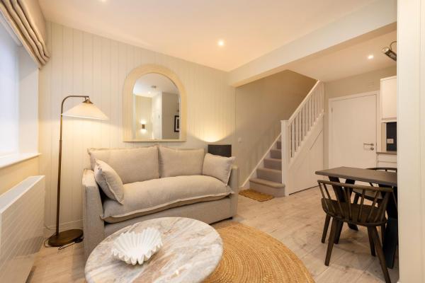 Argyl - Central Old Town Mews Home With Parking - Edinburgh