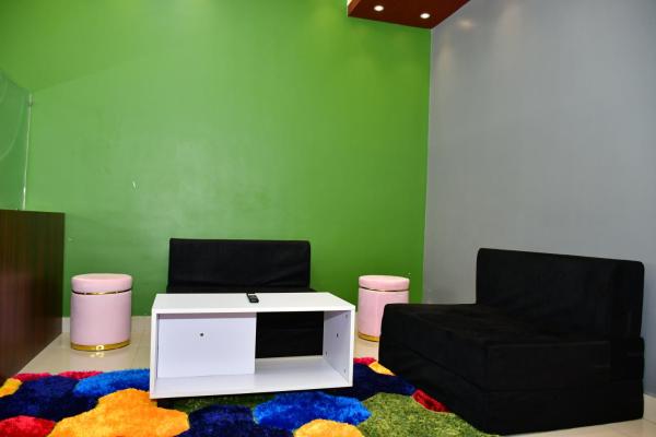 Reasonable Room And Suite Near Airport, Cc2, Ecopark Kolkata - Kolkata