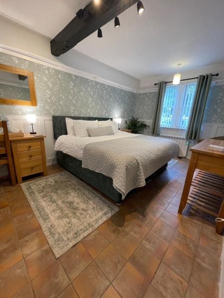 Fairfield Snug - Ashover Village Super King-twin - Matlock