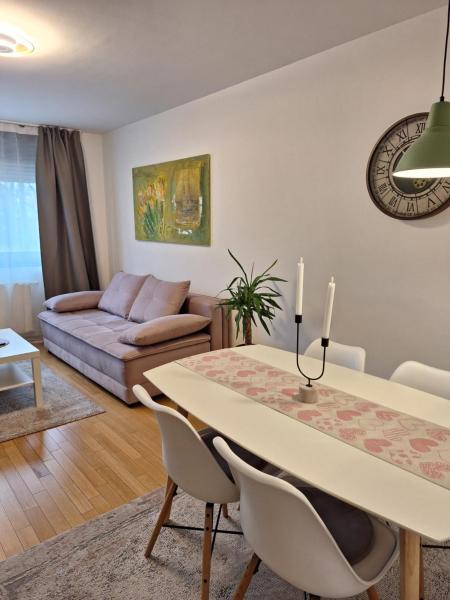 Apartman Lory, Zagreb, Downtown, With Own Parking In The Garage - Zagreb