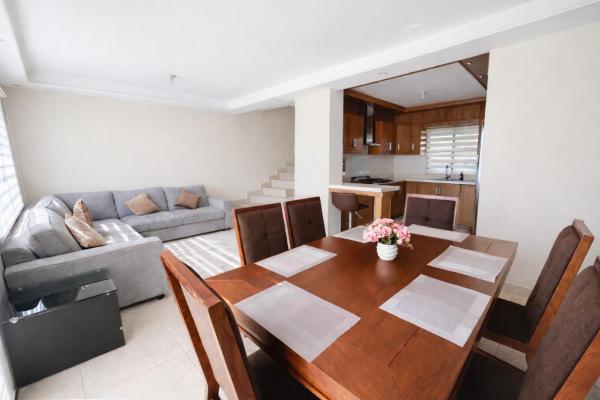 Casa Amplia, 3 Recámaras, Patio Y Estacionamiento - Messico