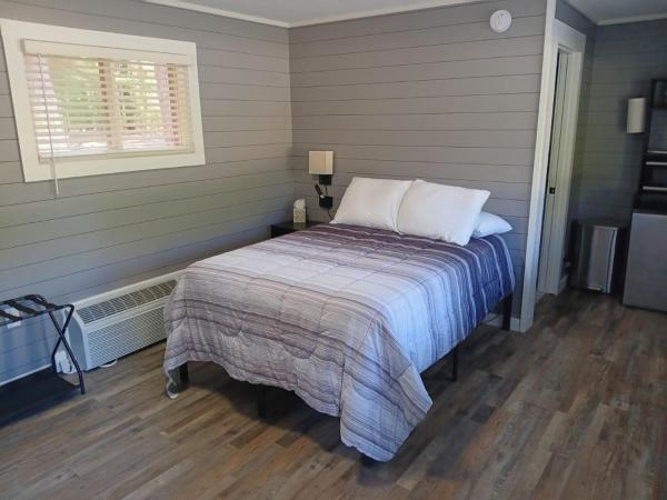 Teepee Room 3- Newly Renovated - Roscommon, USA