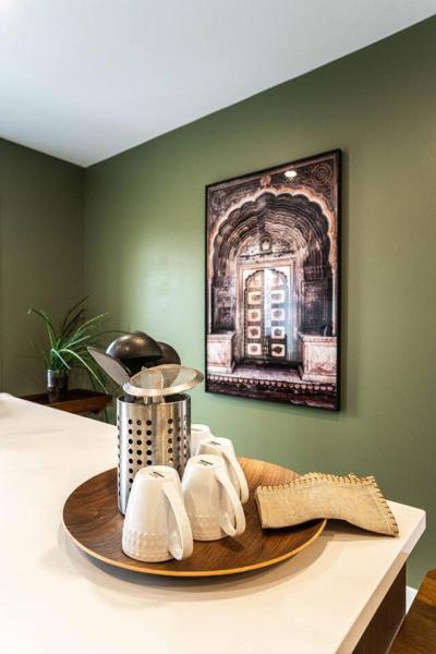 201 - Comfy Spacious 2br Apt With Gym, Parking, Dt&airport - Dorval