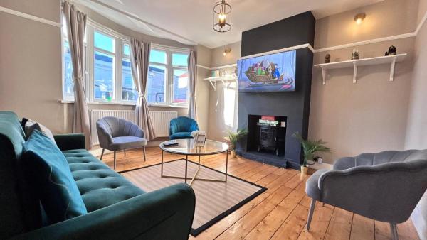 Fully Furnished New Malden 3bdr Home With Parking Washer Dryer And Garden Near Kingston - Surbiton