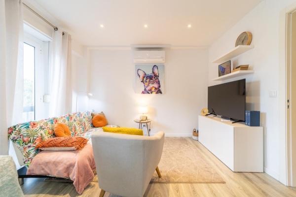 Elegant 2 Bedrooms Apartment With Balconies In Lisbon - Ajuda