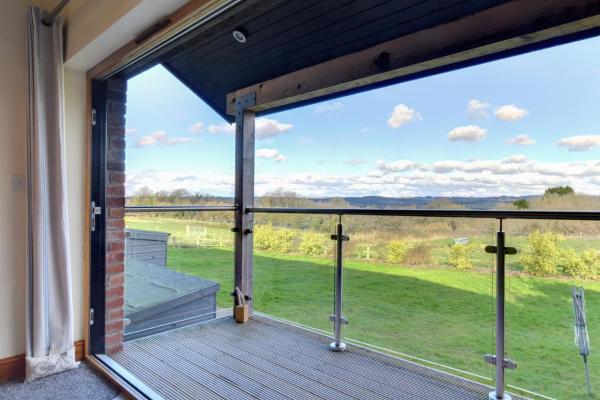 2 Bed In Cardiff Oc-91710 - Cardiff Airport (CWL)