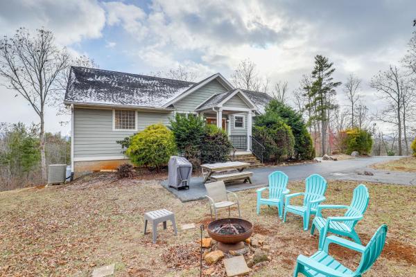 Spacious And Scenic! Weaverville Home Near Main St - Weaverville, NC
