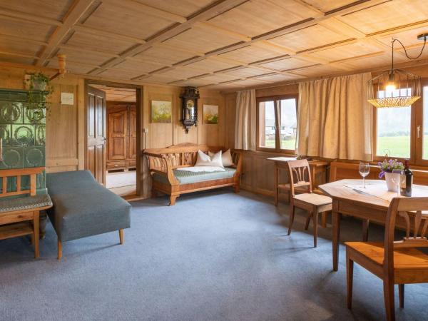 Apartment Liebevoll Sanierte Wohnung In Einem Alten Bregenzerwälderhaus By Interhome - Mellau