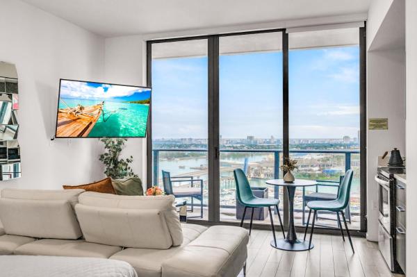 Bay Views Studio - Miami
