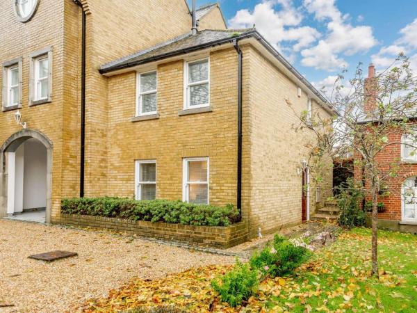 2 Bed In Christchurch Oc-89726 - Highcliffe