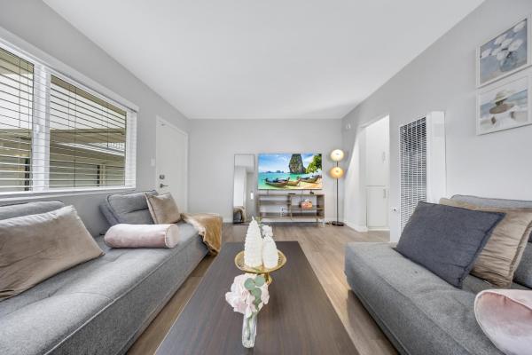 Oneluxstay Near Redondo Beach - Torrance, CA