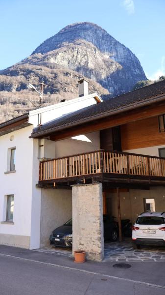 Ampio Appartamento Con Travi A Vista - Riviera - Suiza