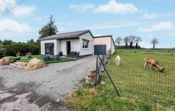 2 Bedroom Beautiful Home In Parigné - Ille-et-Vilaine