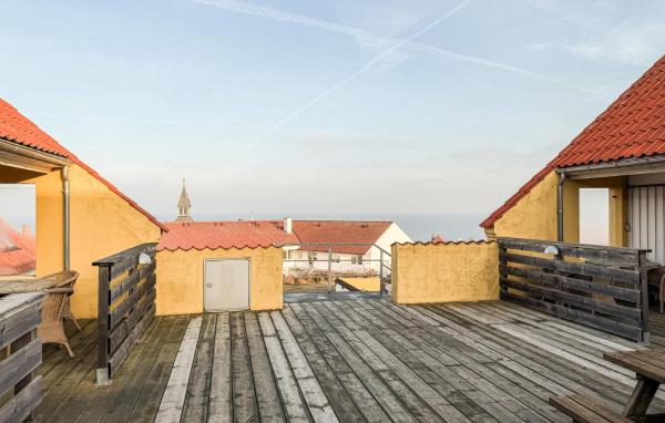 2 Bedroom Amazing Apartment In Gudhjem - Dinamarca