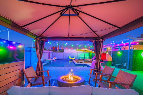 Minutes To Old Town & Stadium, Pool, Sauna, Gazebo, Hot Tub, Fire Pit, Sleeps 14 - Arizona