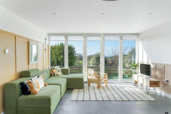 Beach Life Cabin Vibes Ocean Views Nr Bude - Devon