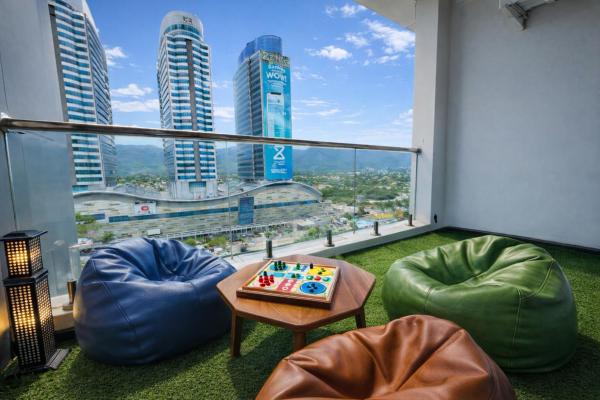 Skyline Luxury Serviced Apartments-elysium Tower Facing Centaurus Mall Islamabad - Islamabad