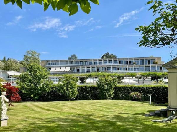 Apartment Parkresidenz Meilen By Interhome - Zug