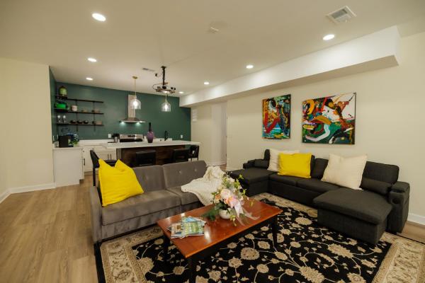 Modern Kitchen•3br Bsmt•priv Back Entry•near Lake - Jones Lake, Dallas