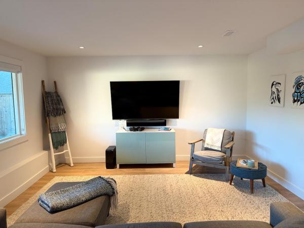 Private Sauna, King Bed, Relax In Deep Cove - Mount Seymour