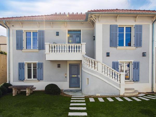 Apartment Schicke Und Moderne Wohnung Im Stadtzentrum By Interhome - Saint-Tropez
