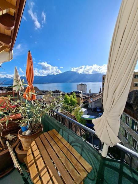 Room With Splendid Lake View In Montreux City Center - Canton de Vaud