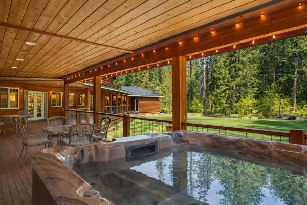 River Road Lodge By Nw Comfy Cabins - Lake Chelan, WA