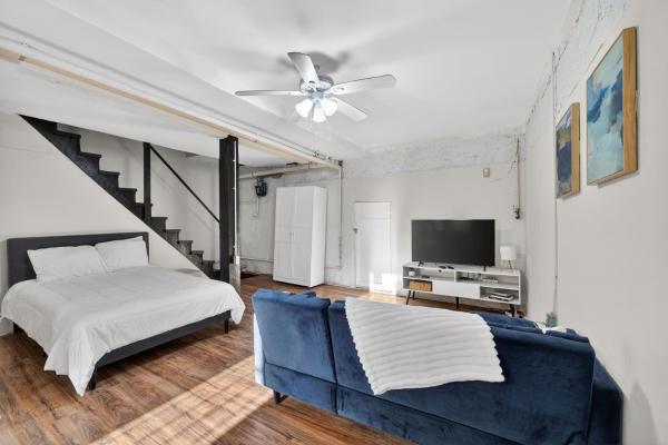 Cozy Baltimore Studio Apts - Baltimore, MD