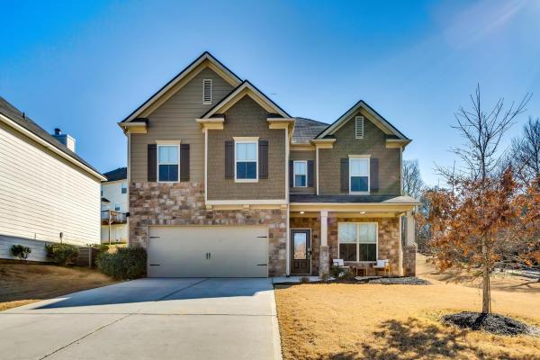 Open Plan Arcade Home With Natural Hardwoods Sleeps 10 - Douglasville, GA