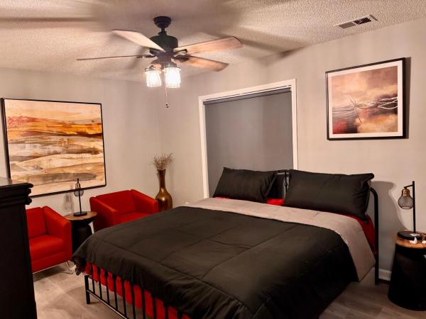 Convenient 3 Bedroom Townhome - Raleigh, NC