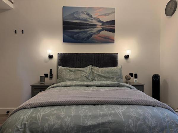 Brand New Modern, Quirky And Stylish Studio Apartment - Rotherham