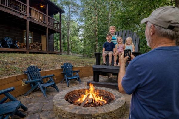 Deerwoodslodge Dot Com-ellijay Coosawattee River-sleeps 16-arcade-hot Tub-fire Pit-winery's - Georgia, GA