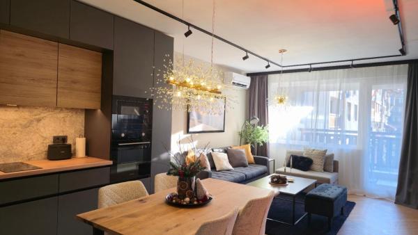Luxury Designer Apt I Meters To Gondola Lift I Sleeps 6 I Pool & Parking I - Bansko