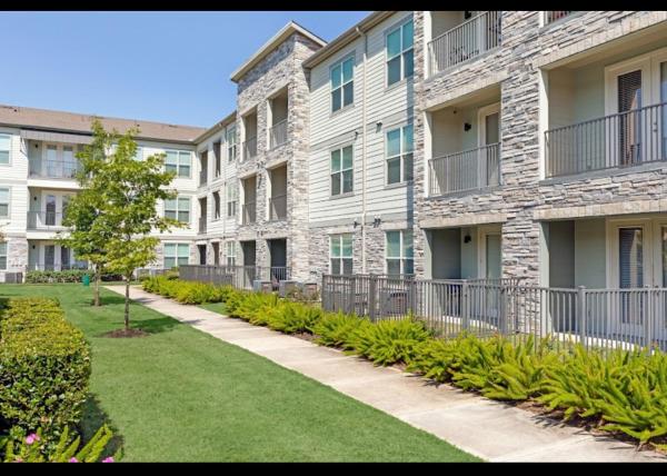 Luxury Energy Corridor - Houston, TX
