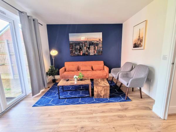 Spacious 4br House Sleeps 8 With Free Parking, Contractor Friendly, Near Basildon Hospital & London Links - Basildon