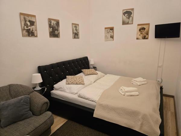 Budapest B&b Bed And Breakfast - Budapest