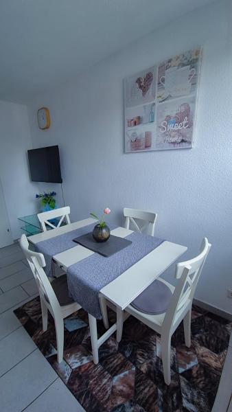 Zentrale Wohnung Mit Wohnküche Für Bis 6 Gäste - Oberhausen