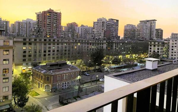 Condor Suites Executive Santiago Centro Offers A Terrace, Barbecue, And Wi-fi - Recoleta