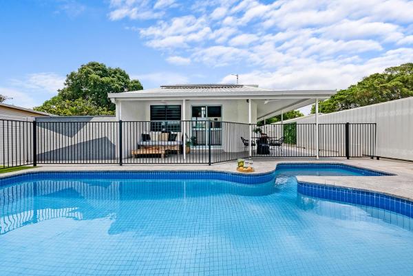 The Boho Casa - Beachside Retreat With Pool - Darwin