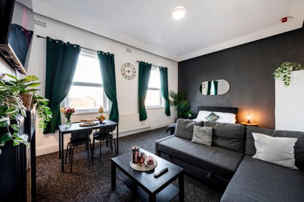 Spacious Apartment - Nottingham