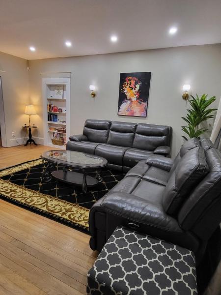 Hidden Office ,Sleeps 7 ,Park Like Yard ,Pets - Allentown, PA