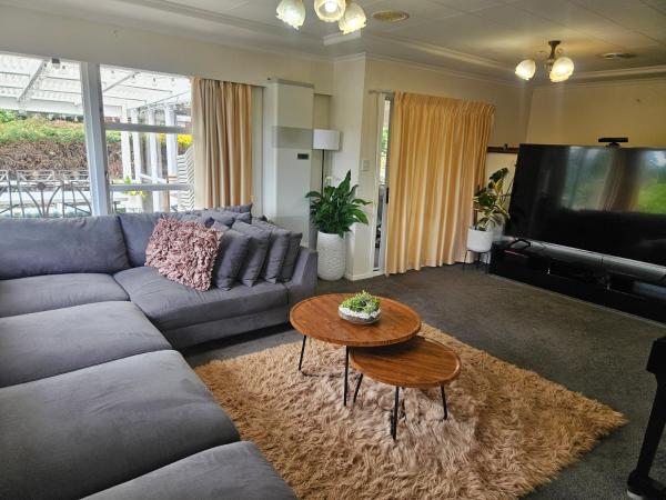 Your Perfect Family Or Group Stay - Only 8 Minute Walk To Rotorua Stadium! - Rotorua