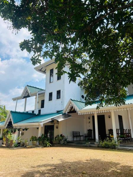Dinila Villa - Hikkaduwa