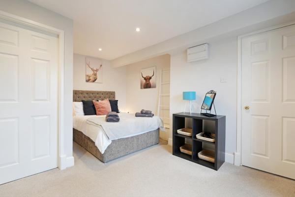 Stylish Bakewell Apartment -Walk To Cafes And River - ベイクウェル