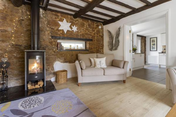 Apple Orchard Barn Coffinswell Ev Charger And Parking - Bovey Tracey