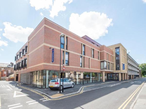 Travelodge Harrogate West Park - Harrogate