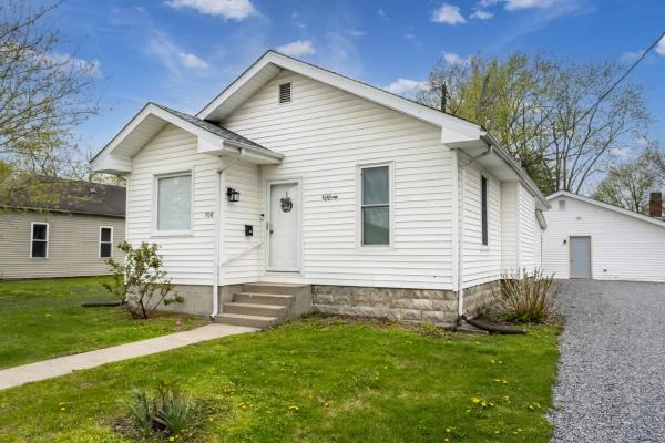 Modern Midtown 2br 30 Day Stays - Marion, IL