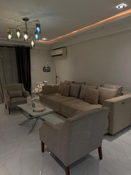 Apparemment F4 Moderne Et Spacieux Avec Piscine Et Jardin - Alger