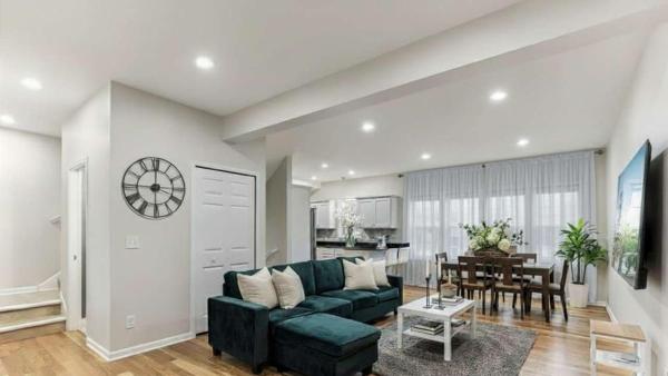 Modern Spacious 5 Bed 4 Bath Home Near Downtown - Plymouth, MN