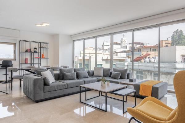 Beautiful 2 Br Apt In Mar Mikhael - Beirut